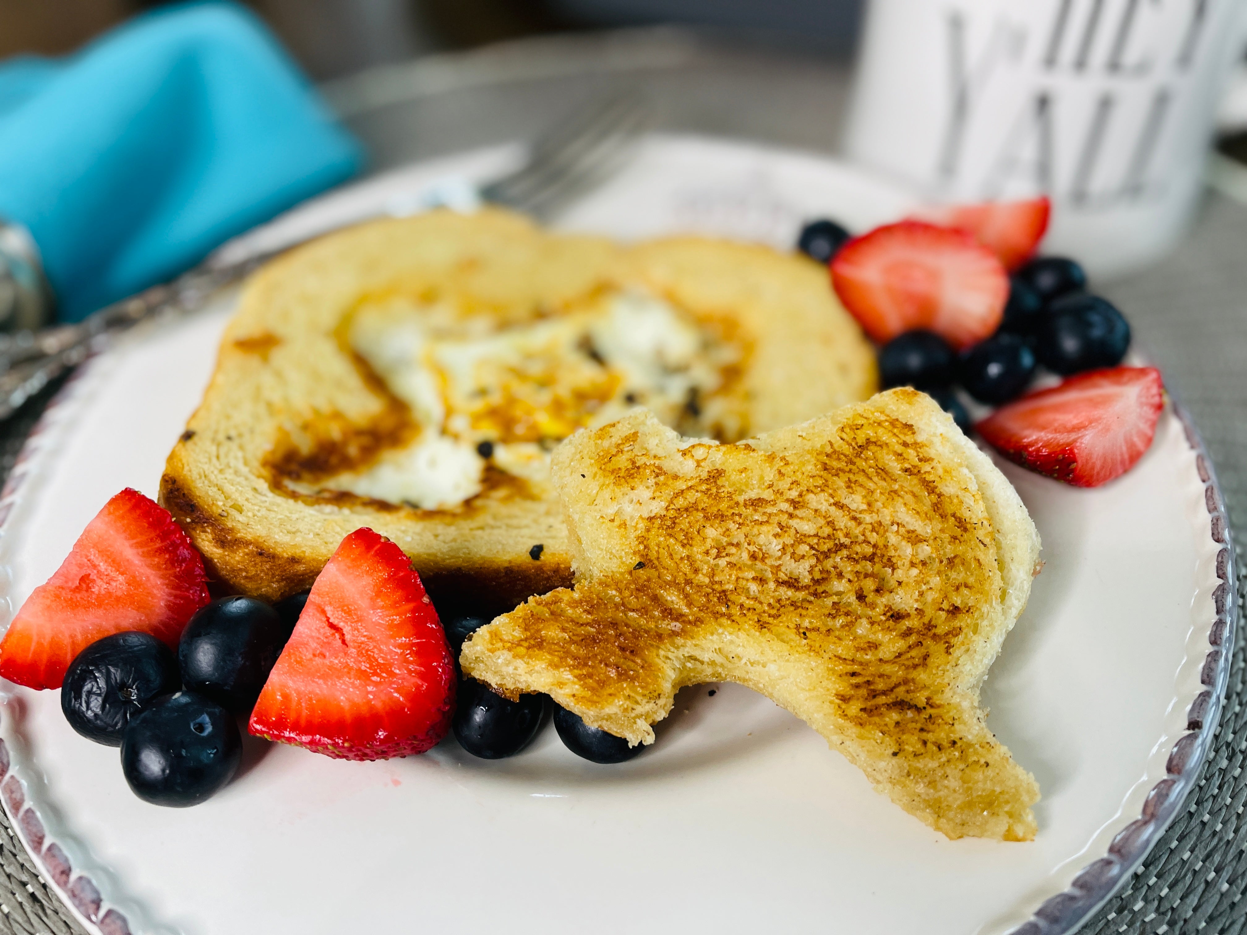 Recipe: Texas Style Toad in the Hole Fried Egg & Toast – Amanda Bright ...